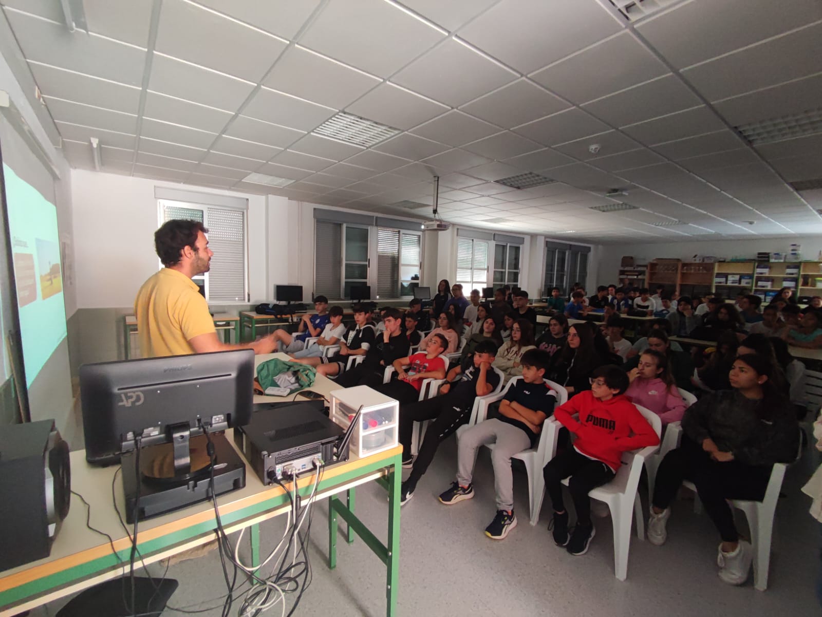 Driving the tractor into a greener direction - Regeneration Academy